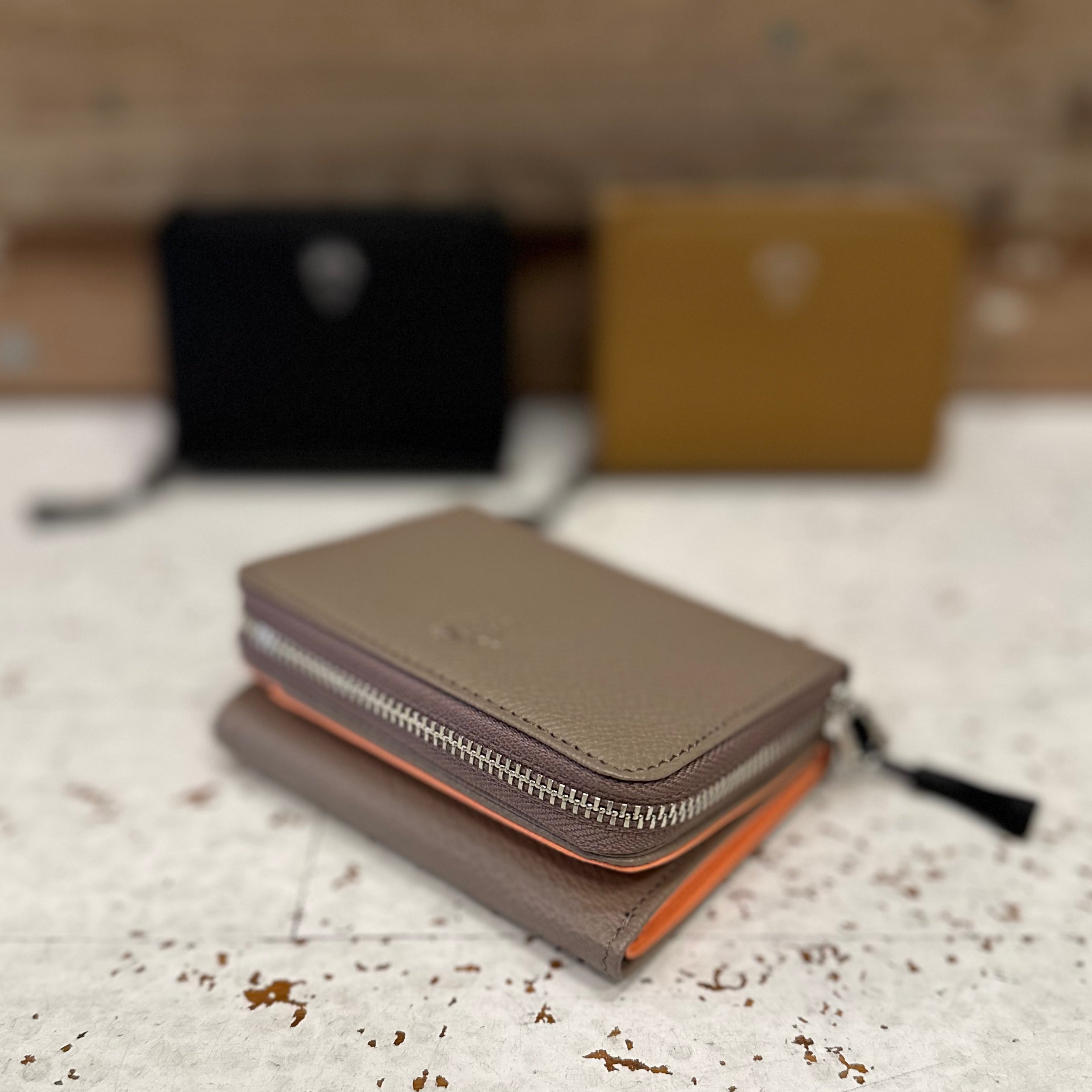 "HILLARY WALLET / TRIFOLD WALLET" – the SOFT.